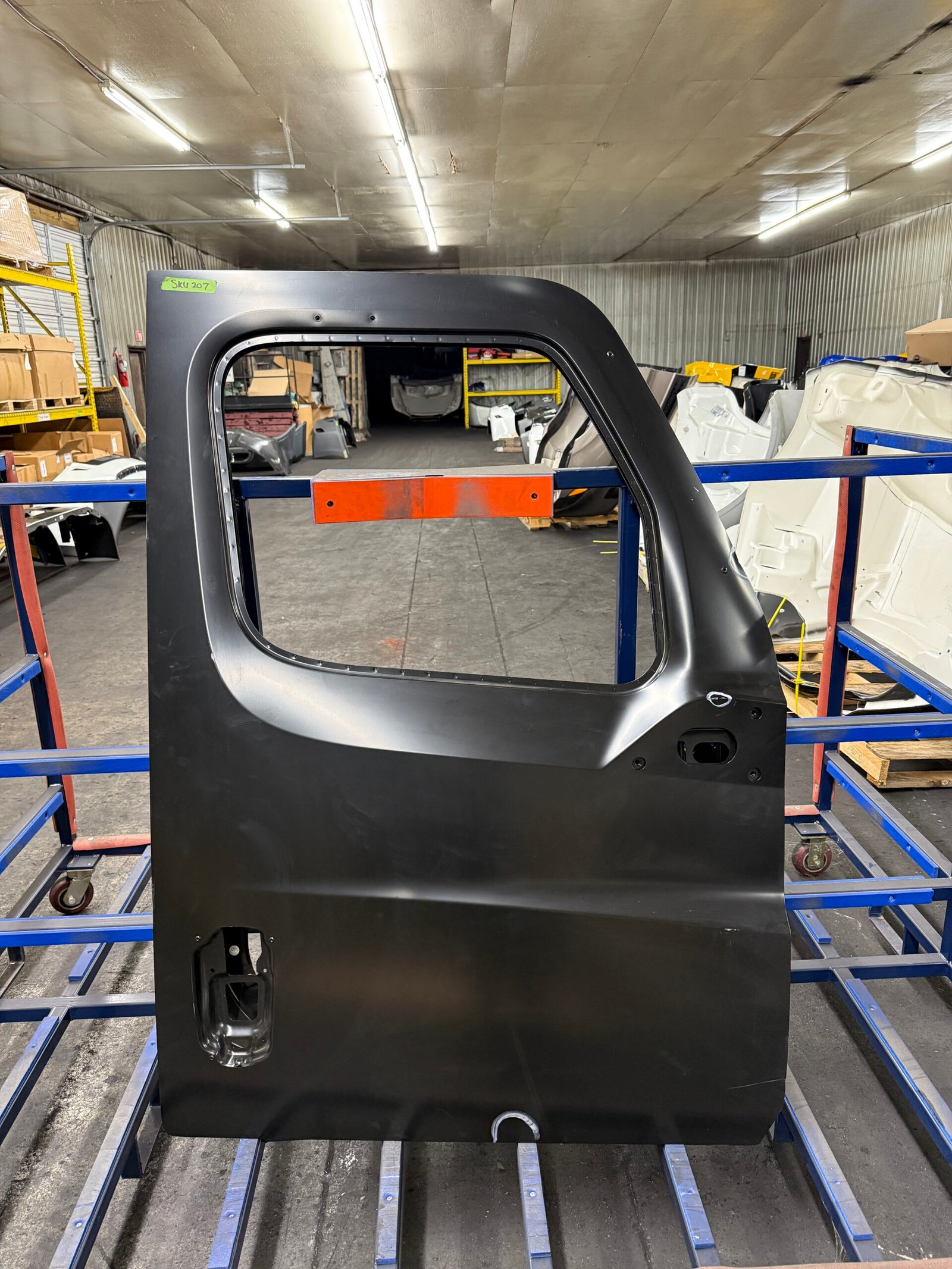 Freightliner Cascadia RH Door Shell W/ Weather Deflector + Look Down ...